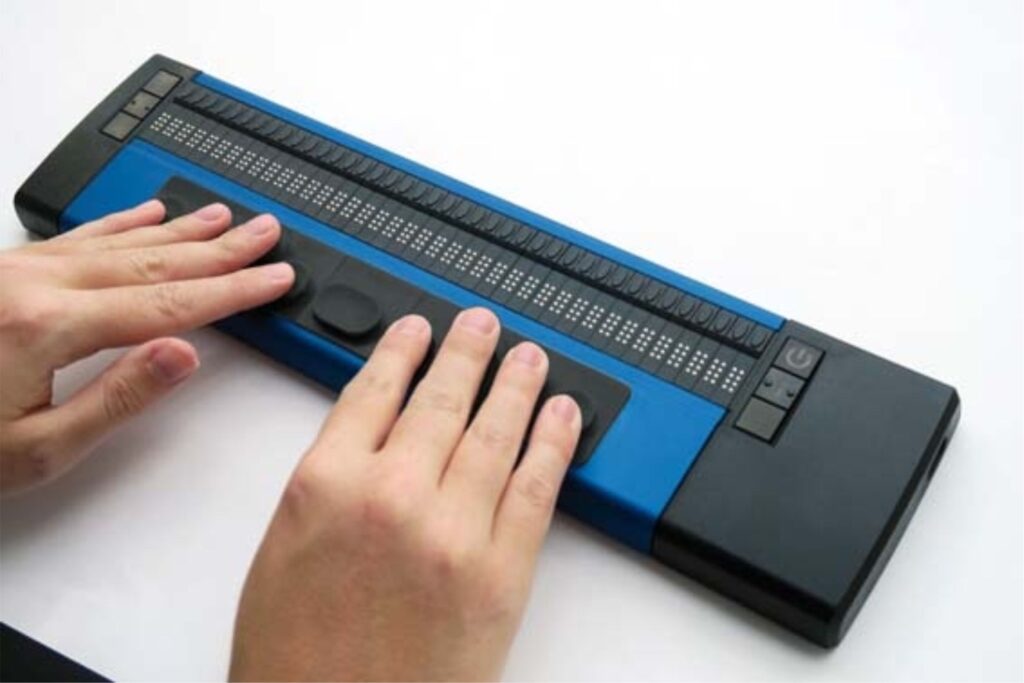Handy Tech Basic Braille Plus Barrette Braille - KOBA Vision